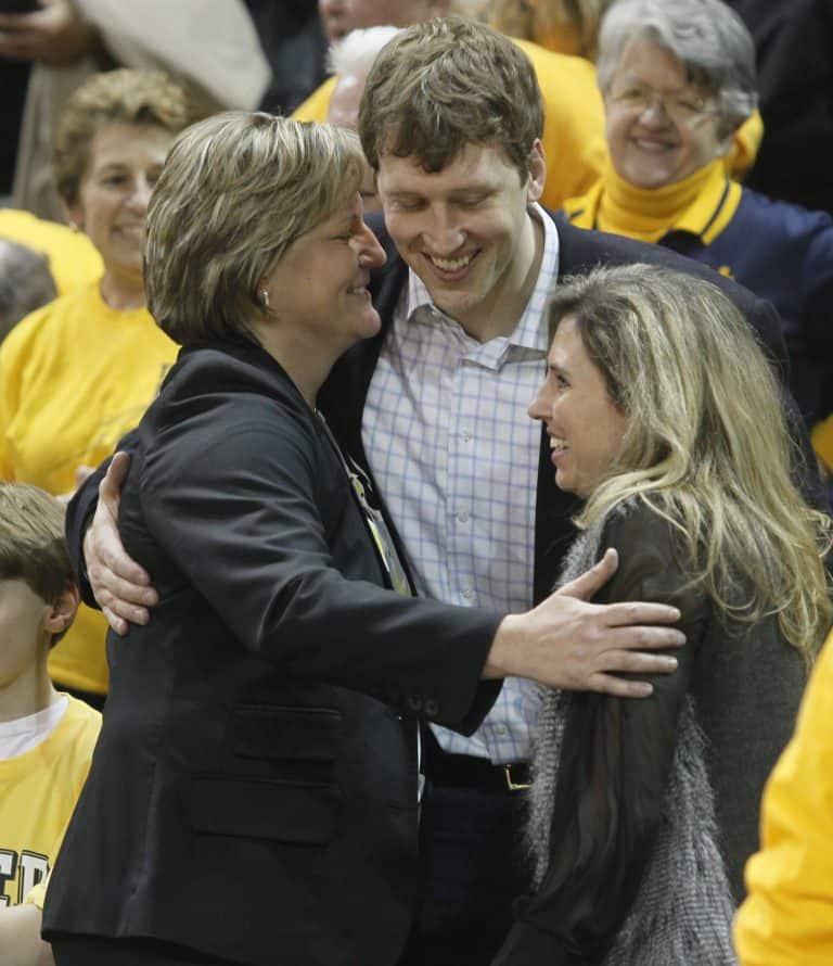 Il viaggio di Casey Shaw dall'Italia a Vanderbilt - BasketballNcaa